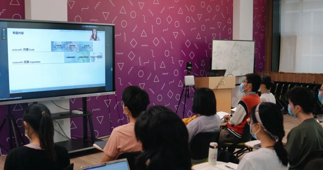 Creating an interactive learning experience in a (flipped) hybrid ...